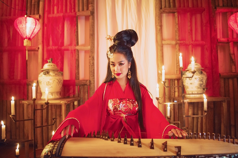 Thu Hằng Bolero xinh đẹp quyến rũ với hình ảnh ma nữ | Báo Dân trí