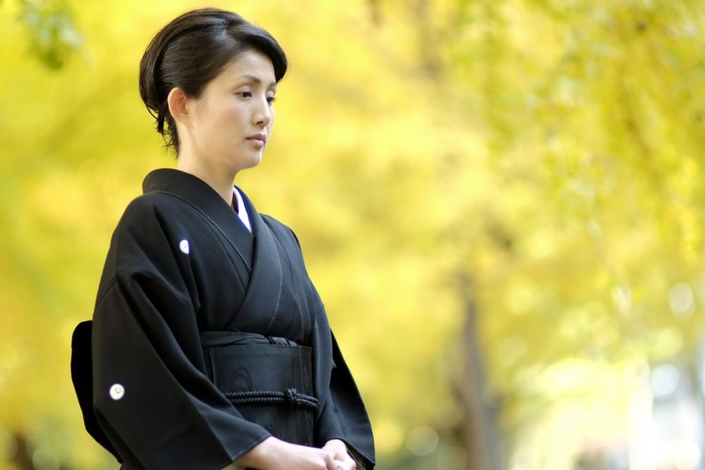 Mofuku: Bộ kimono người Nhật mặc trong tang lễ | Báo Dân trí