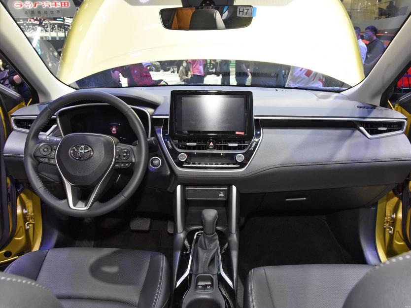 Chi tiết Toyota Frontlander 2022: Phiên bản "song sinh" của Corolla ...