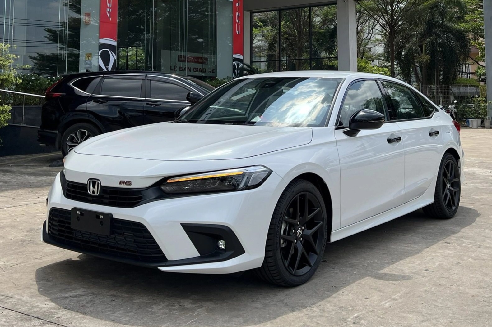 Honda Civic giảm giá 30 triệu đồng tại đại lý, cạnh tranh với Corolla ...