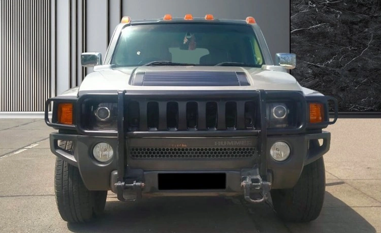 Từng là xe của giới nhà giàu, Hummer H3 giờ được rao bán rẻ hơn ...