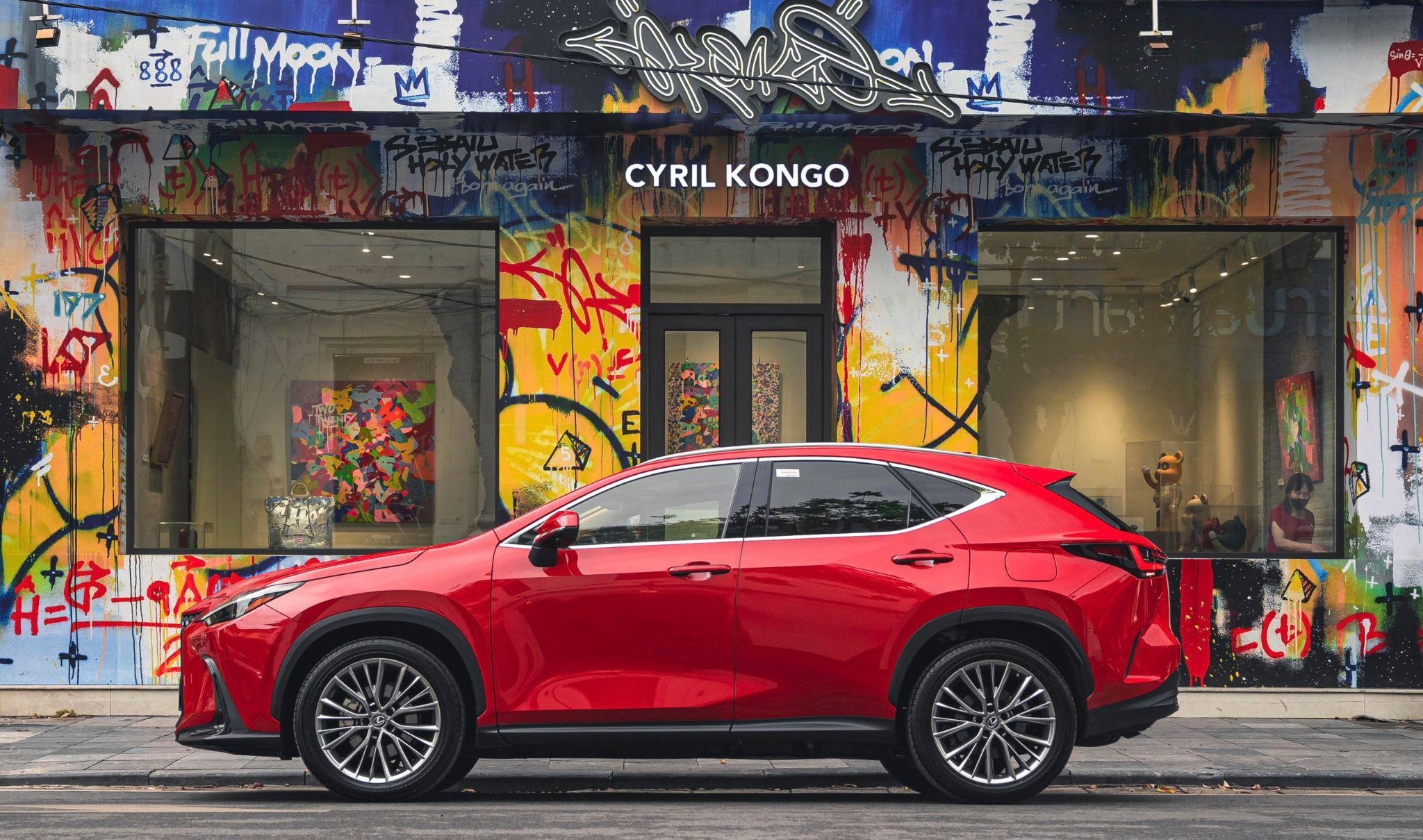 Tốn kém thế nào khi mang xe sang Lexus Hybrid đi bảo dưỡng? | Báo Dân trí