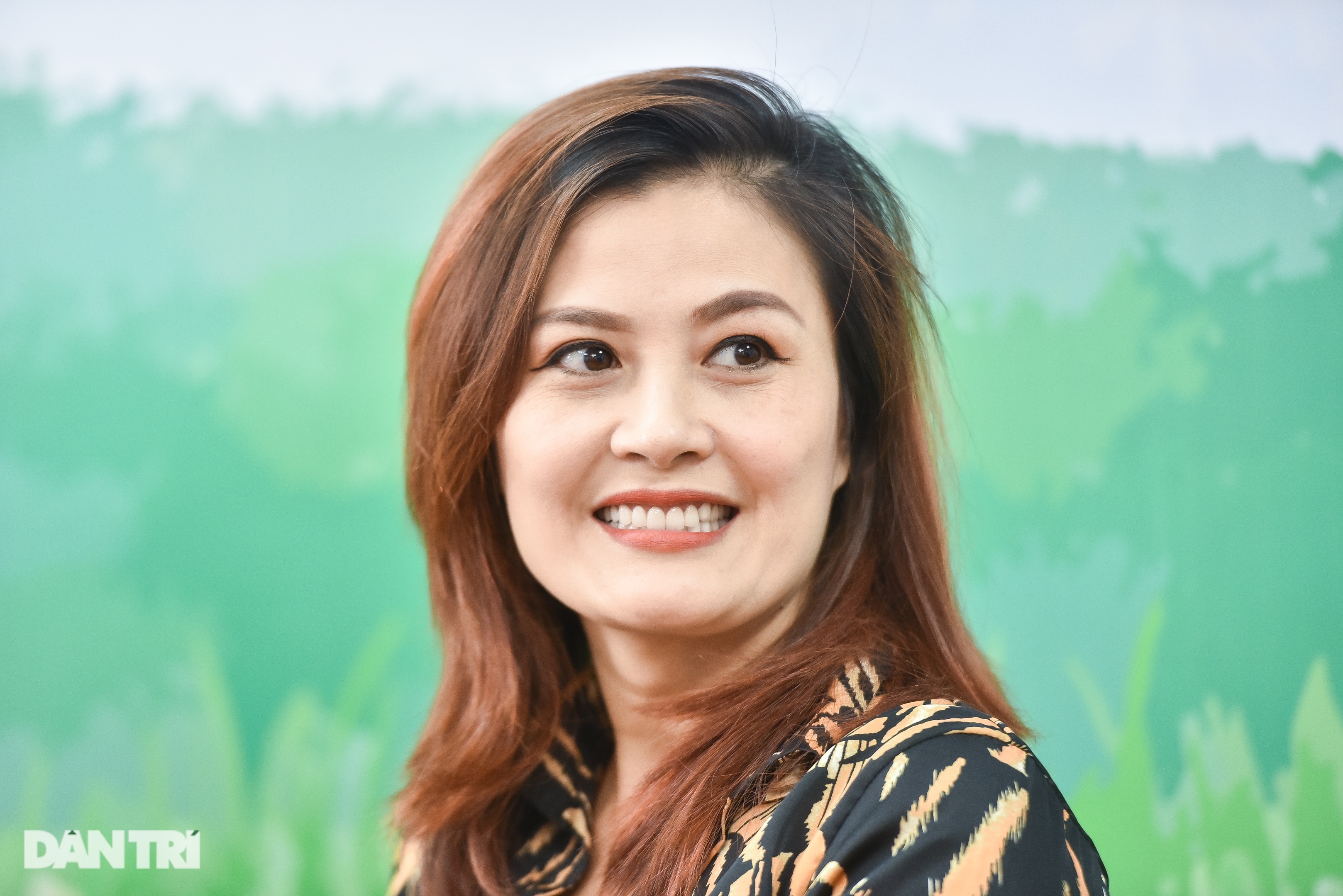 "Cảnh sát hình sự" Hoa Thúy: "Anh Tùng Dương lấy vợ 4, tôi vừa mừng vừa lo" | Báo Dân trí