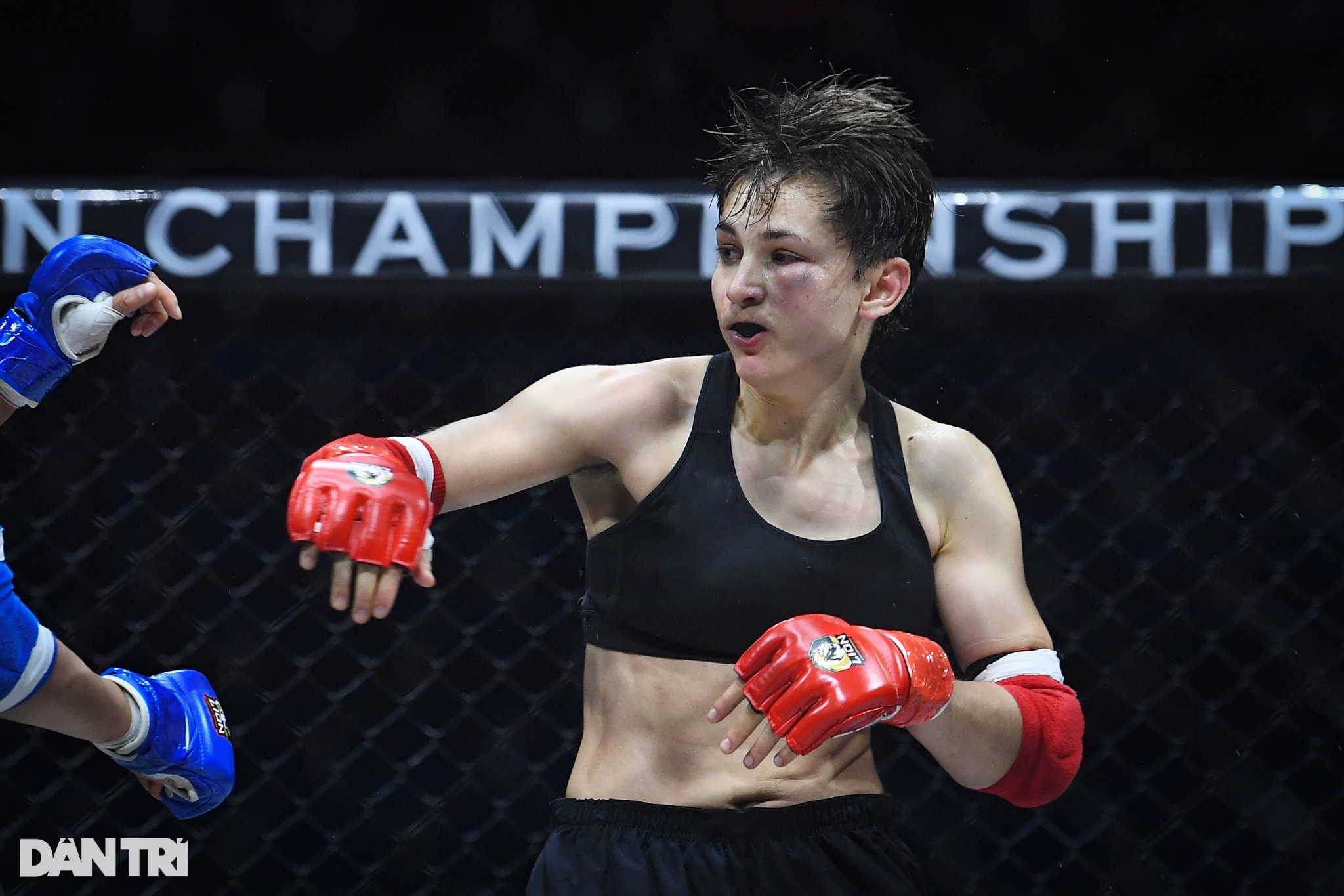 Hungary's pink ball knocks out Vietnamese boxers on the opening day of ...