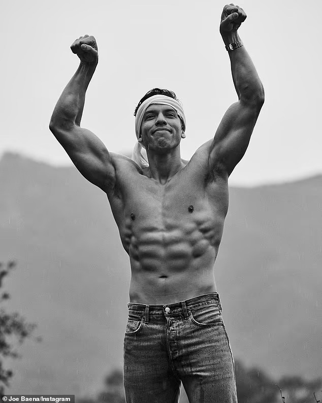 Hình thể đẹp như tượng tạc của Joseph Baena - con trai "Kẻ hủy diệt ...