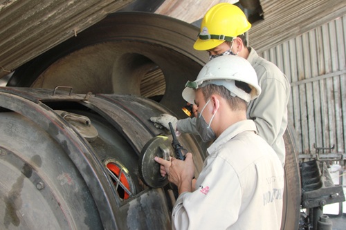 Dân Sinh - An toàn vệ sinh lao động luôn được đặt lên hàng đầu | Báo ...