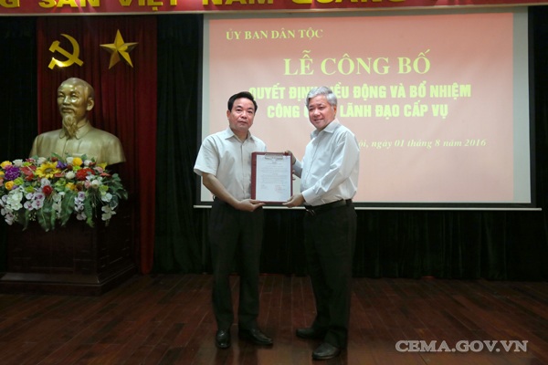 Chuyên trang Dân sinh - Ông Vũ Hữu Hoạt giữ chức vụ Vụ trưởng Vụ Tuyên truyền (UBDT) | Báo Dân trí