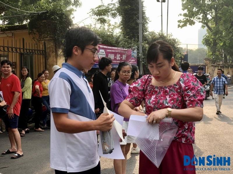 Chuyên trang Dân sinh - Sáng 10/6, gần 116.000 thí sinh thi vào lớp 10 ...
