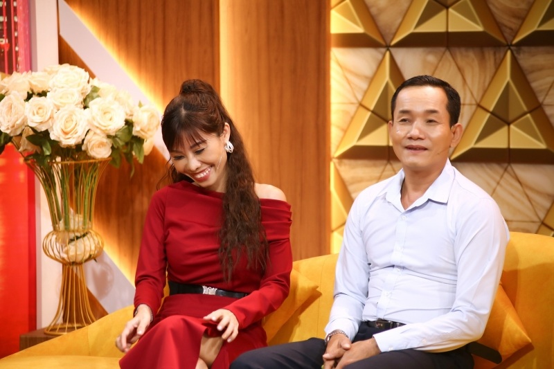 Dân Sinh - Chồng lén đi làm phụ hồ, vợ đến thăm bắt gặp điều ngỡ ngàng | Báo Dân trí