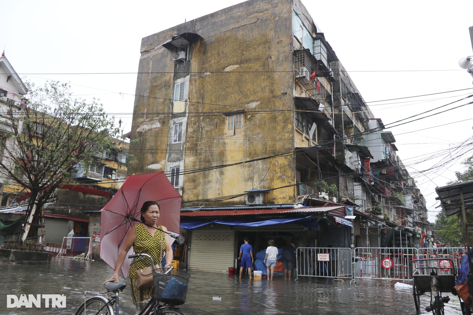 DTiNews - Haiphong apartment building leans following Typhoon Yagi ...