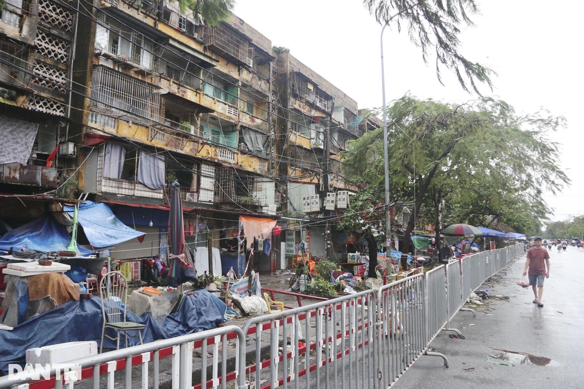 DTiNews - Haiphong apartment building leans following Typhoon Yagi ...