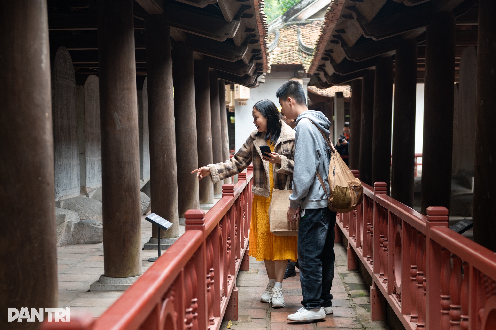 Visitors seek calligraphy for New Year at Temple of Literature | DTiNews