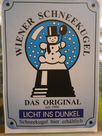 Chuyện chưa biết về gia đình phát minh ra quả cầu tuyết | Báo Dân trí