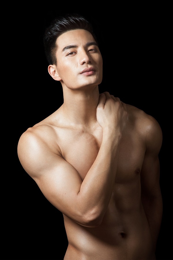 Nam Vương Toàn Cầu Nguyễn Văn Sơn Khoe Thân Sáu Múi Báo Dân Trí