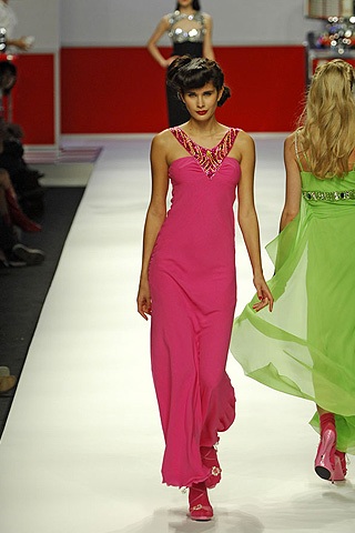 Vẻ đẹp bay bổng của Enrico Coveri | Báo Dân trí