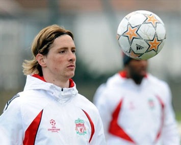 HLV Benitez cảnh báo Torres | Báo Dân trí