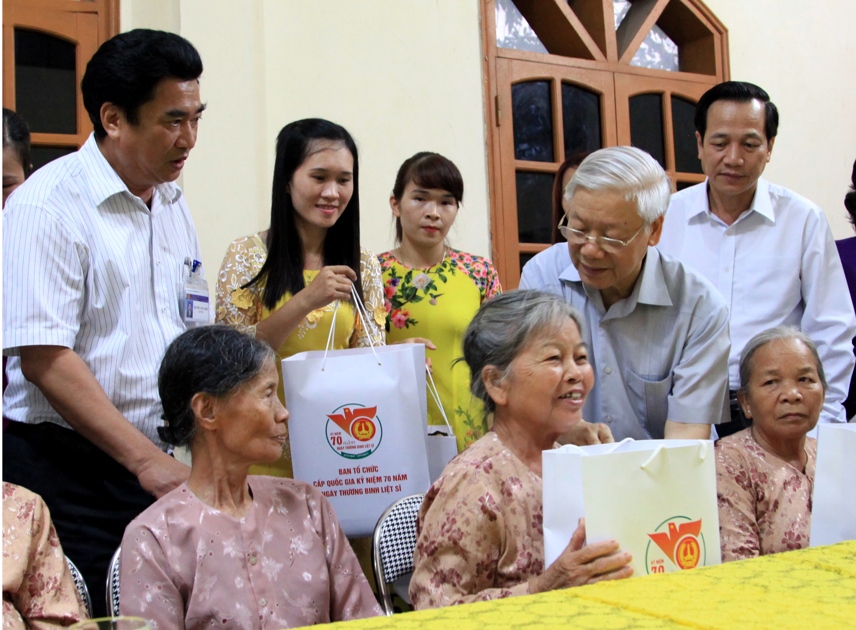 Tổng Bí thư với công tác đền ơn đáp nghĩa, chăm sóc người có công