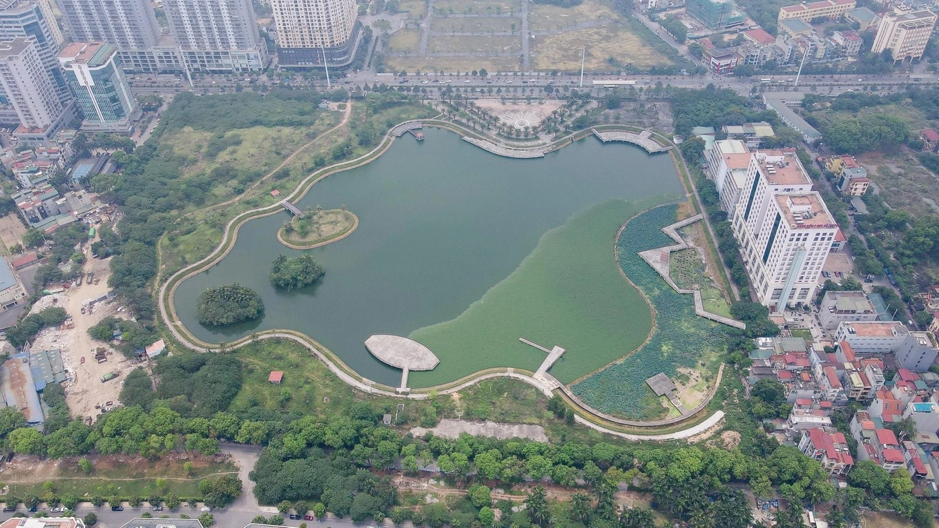 Hanoi park finally opens nearly a decade late