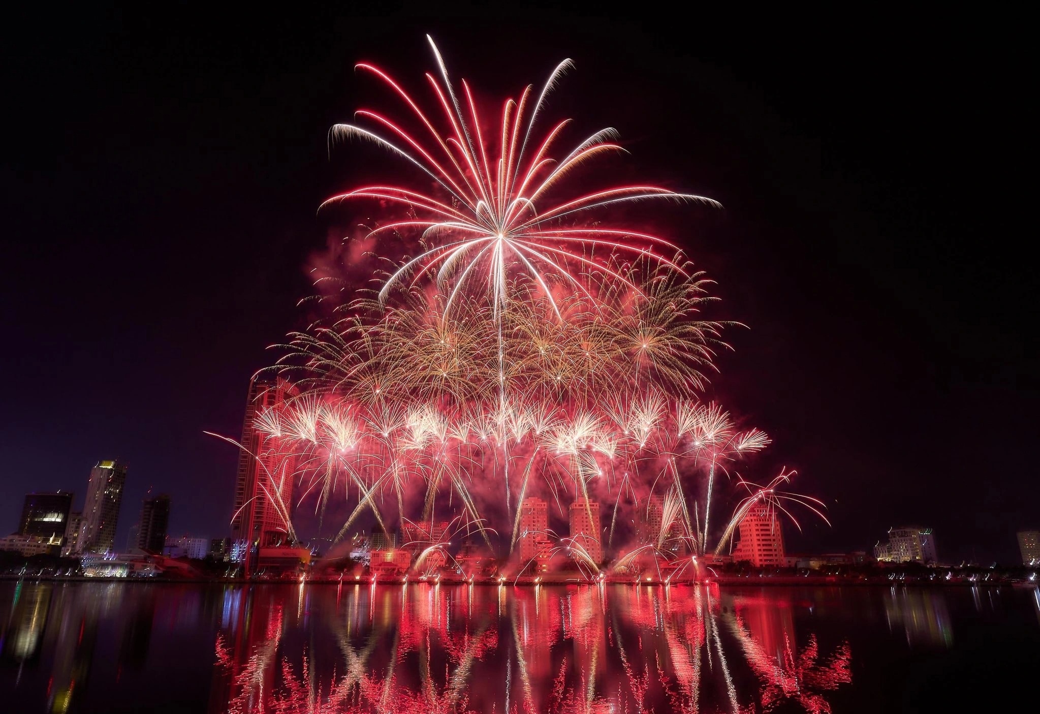 Danang to organise fireworks display on 50th liberation anniversary