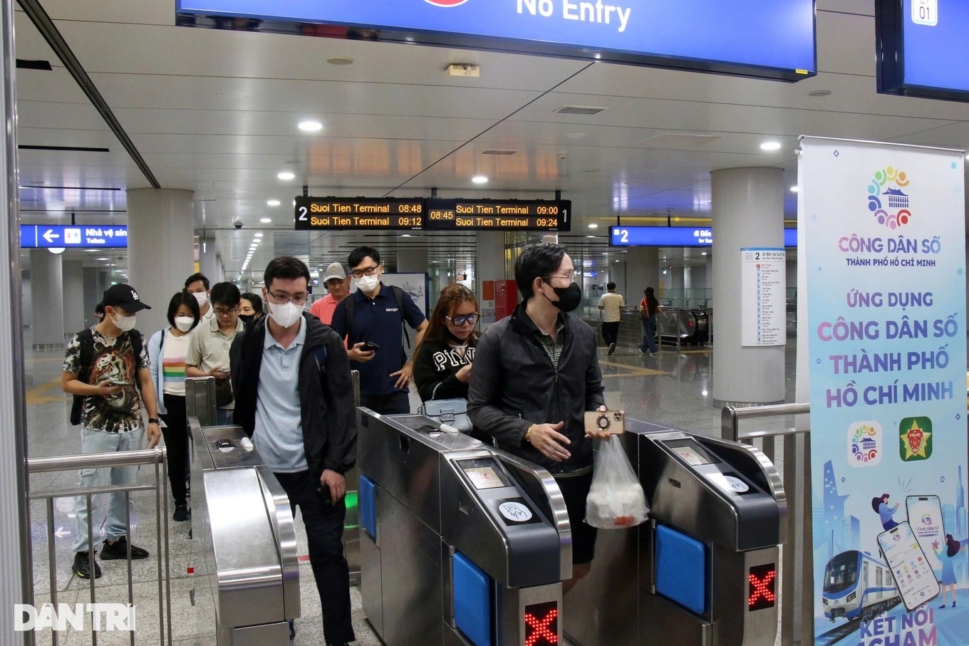 Complaints over HCM City metro suspension during rain | DTiNews