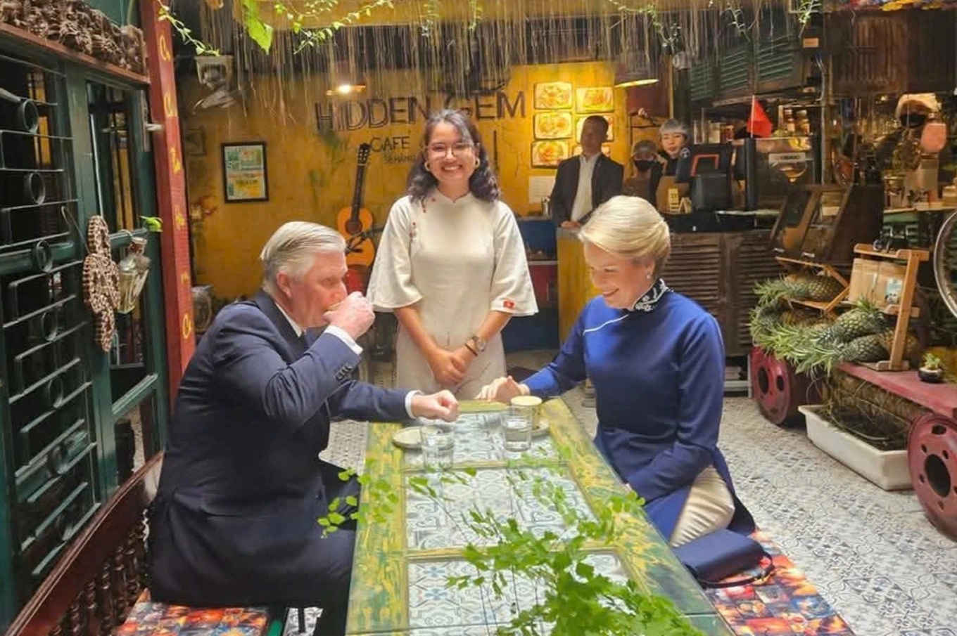 Hanoi café serves Belgian King and Queen egg coffee