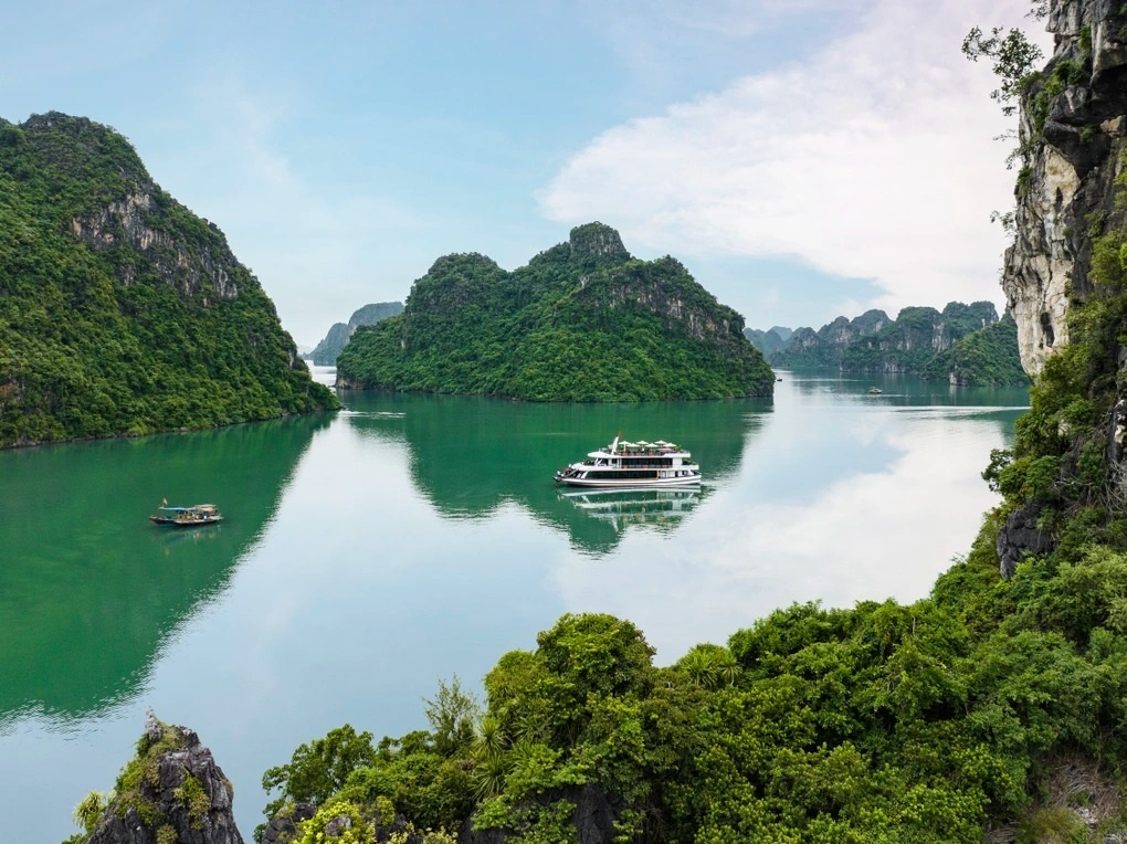 Three new beaches to open in Ha Long Bay | DTiNews