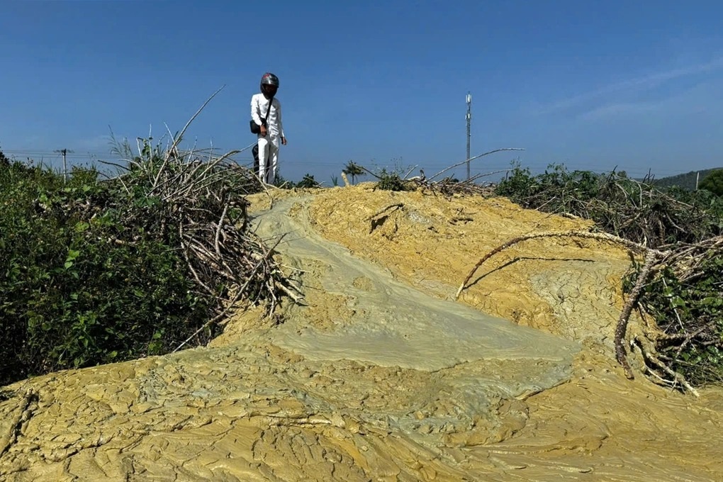 Phu Yen struggles with soft mud eruptions | DTiNews