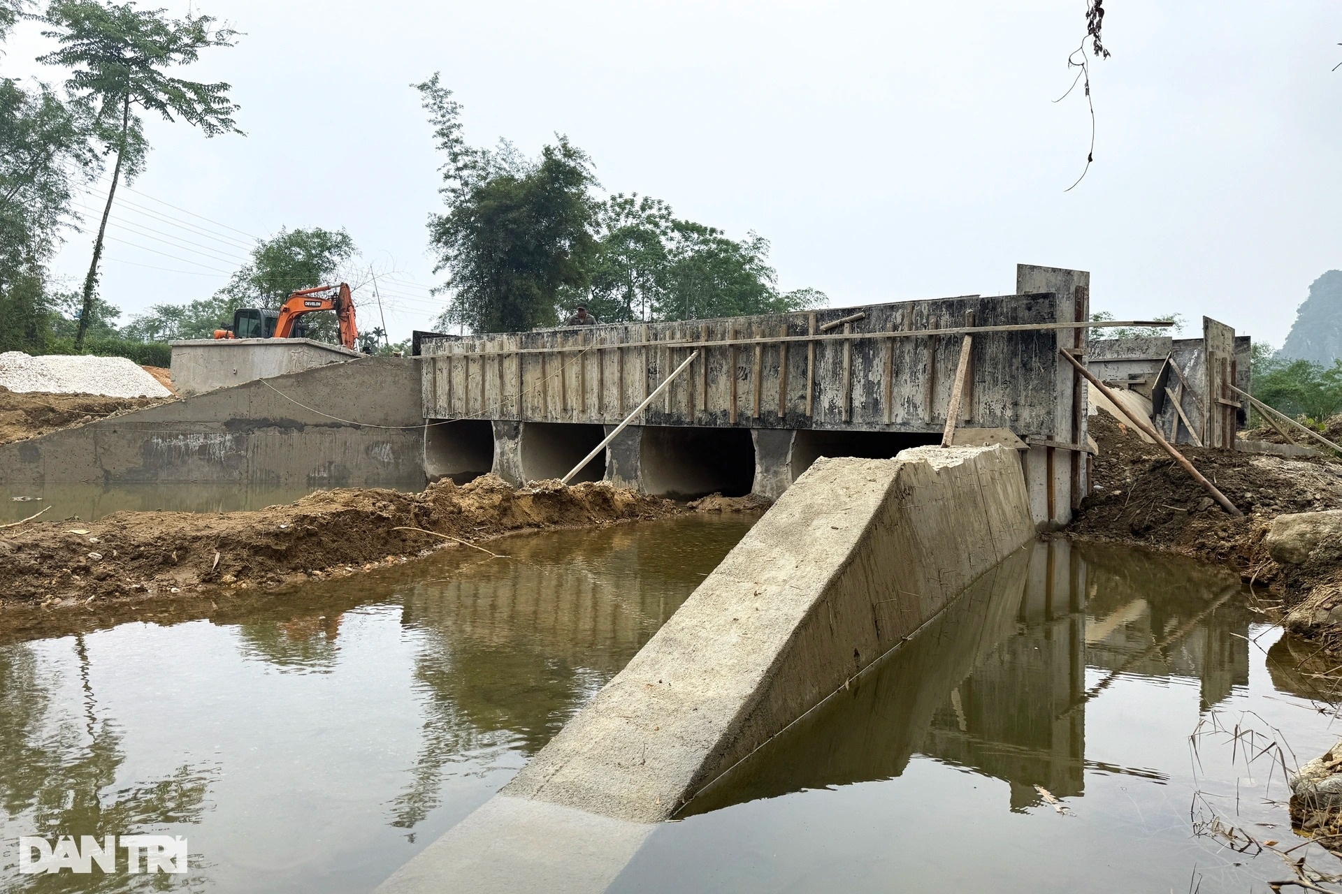 Dantri begins construction of 13 houses for Yen Bai poor families | DTiNews