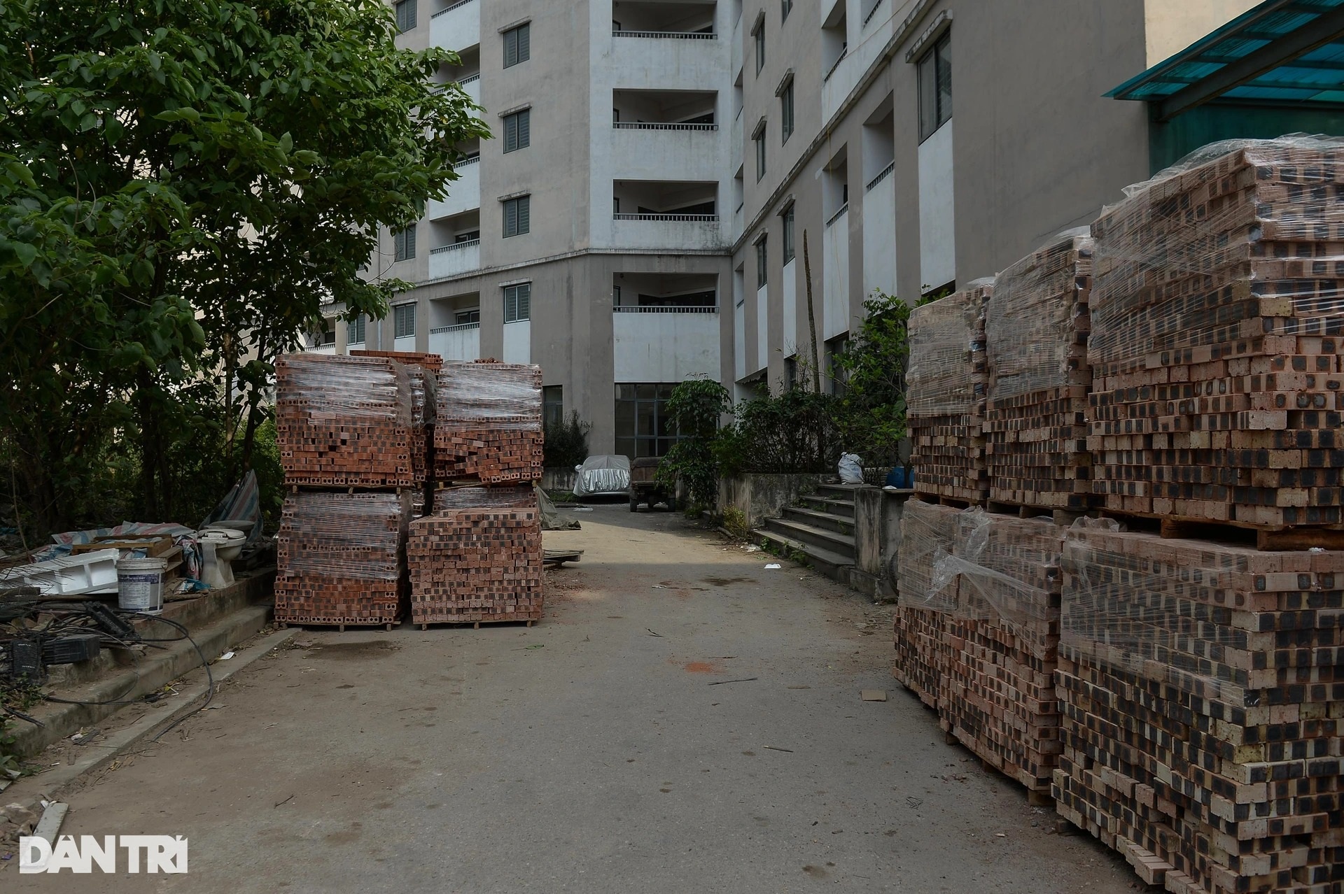 Many resettlement areas in Hanoi were left abandoned | DTiNews