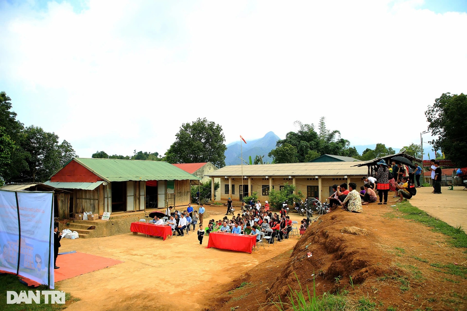 Dantri breaks ground on new school project in Son La