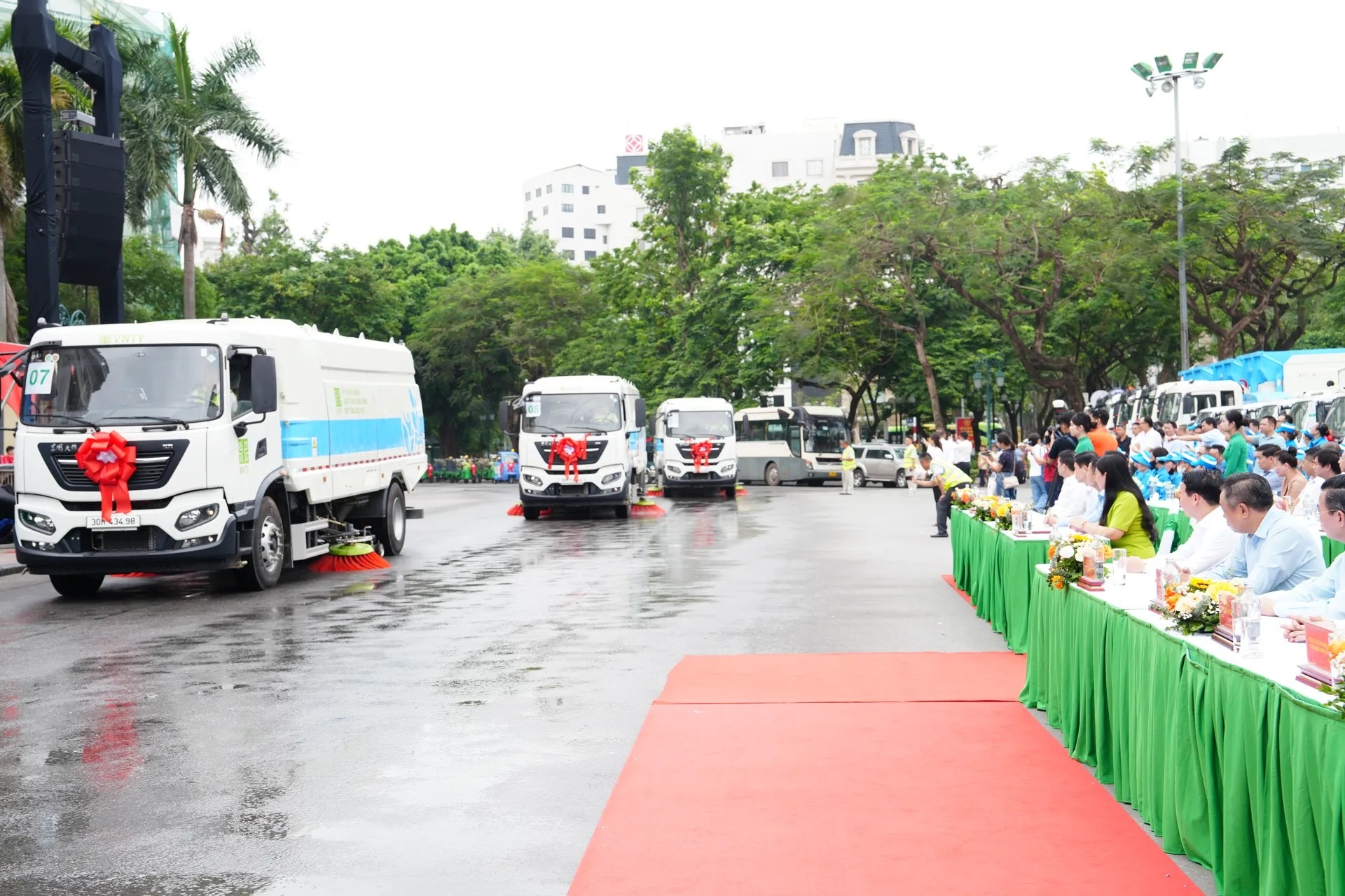 Hanoi pioneers modern environmental sanitation technology | DTiNews