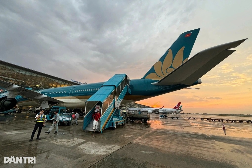 DTiNews - More flights cancelled due to Typhoon Ragasa | Báo Dân trí