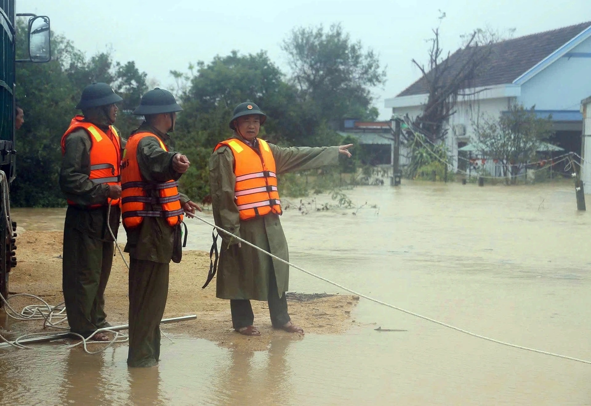 Record floods hit southern central Vietnam, prompting overnight evacuations