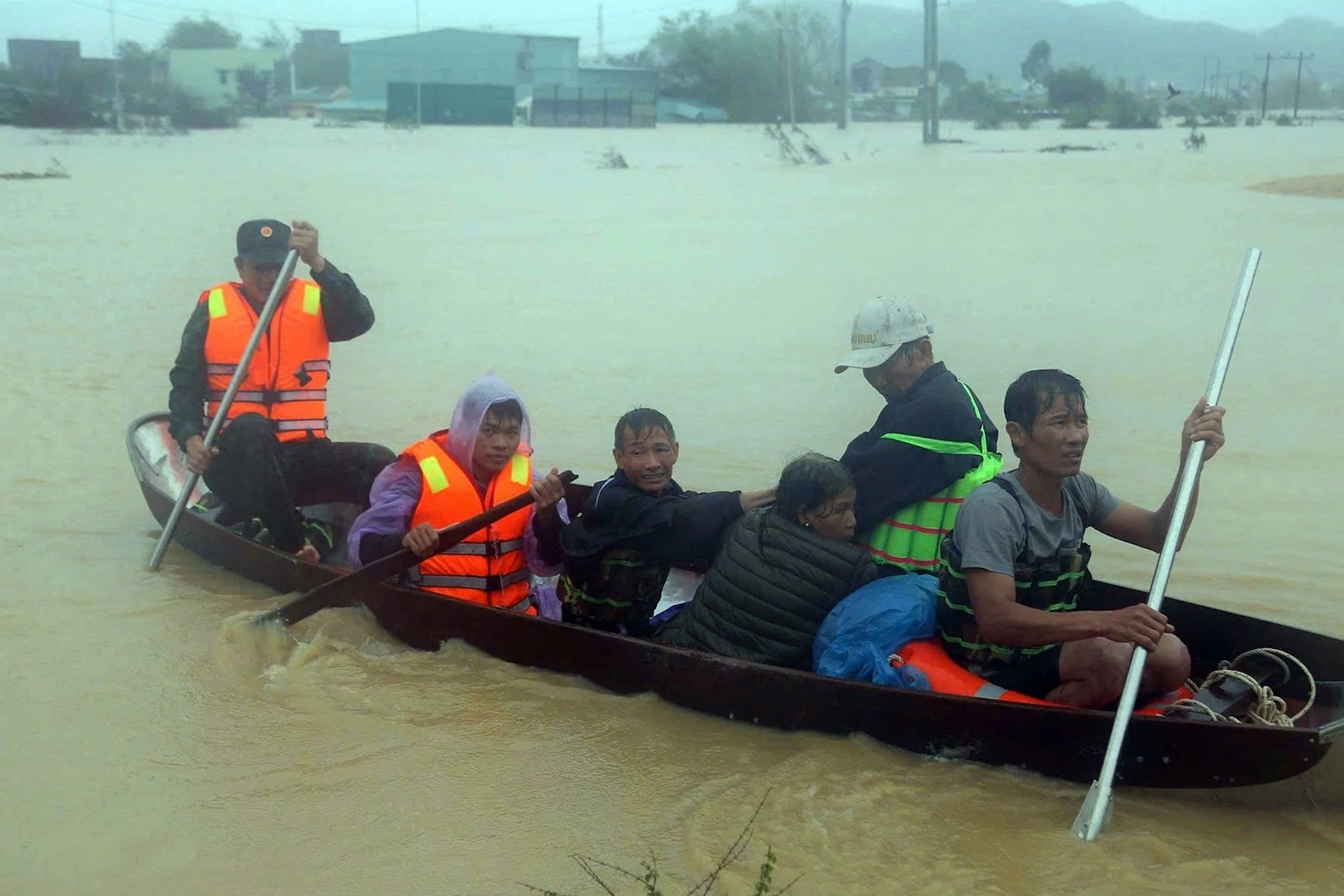 Record floods hit southern central Vietnam, prompting overnight evacuations