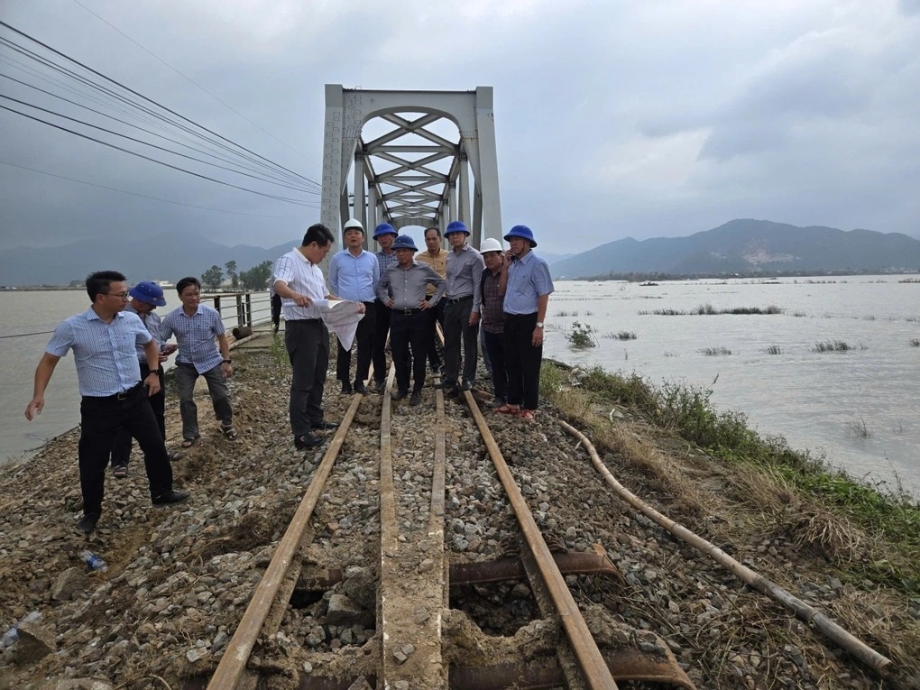 North-South rail line reopens after eight-day disruption