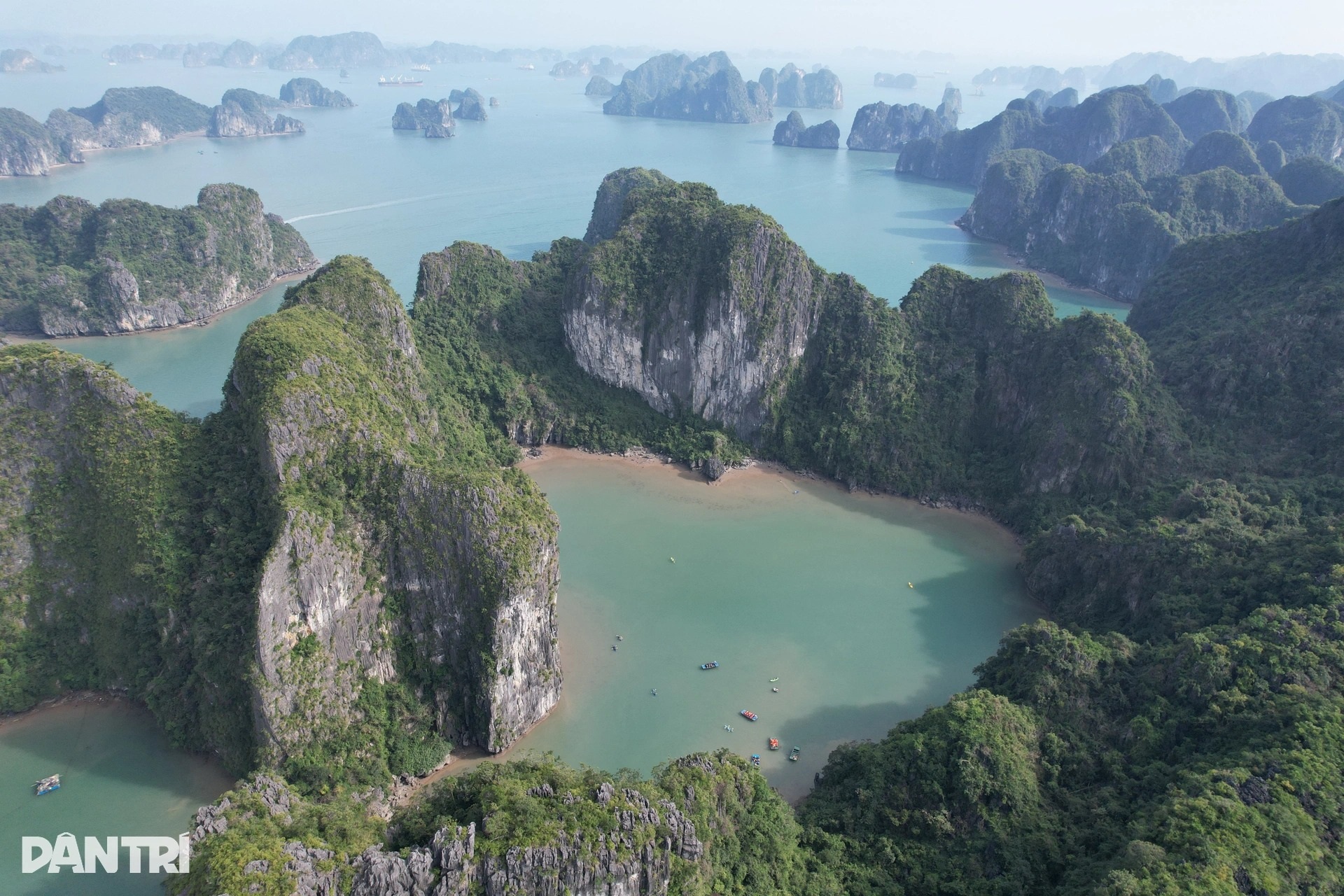 Kayaking through Luon Cave reveals tranquil side of Ha Long Bay