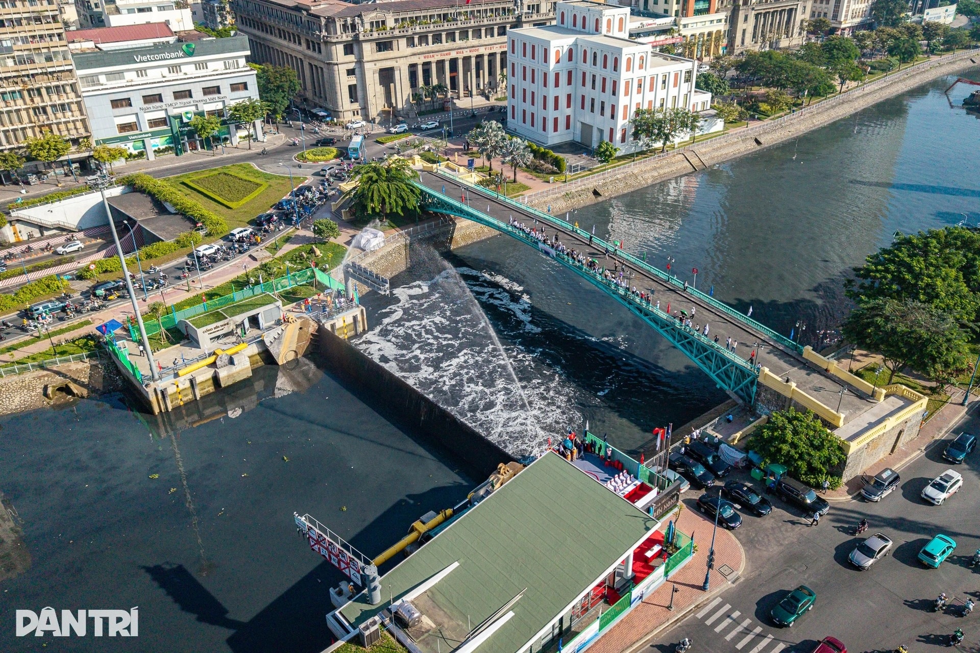 HCM City restarts major floodgate in USD 400m anti-flood project