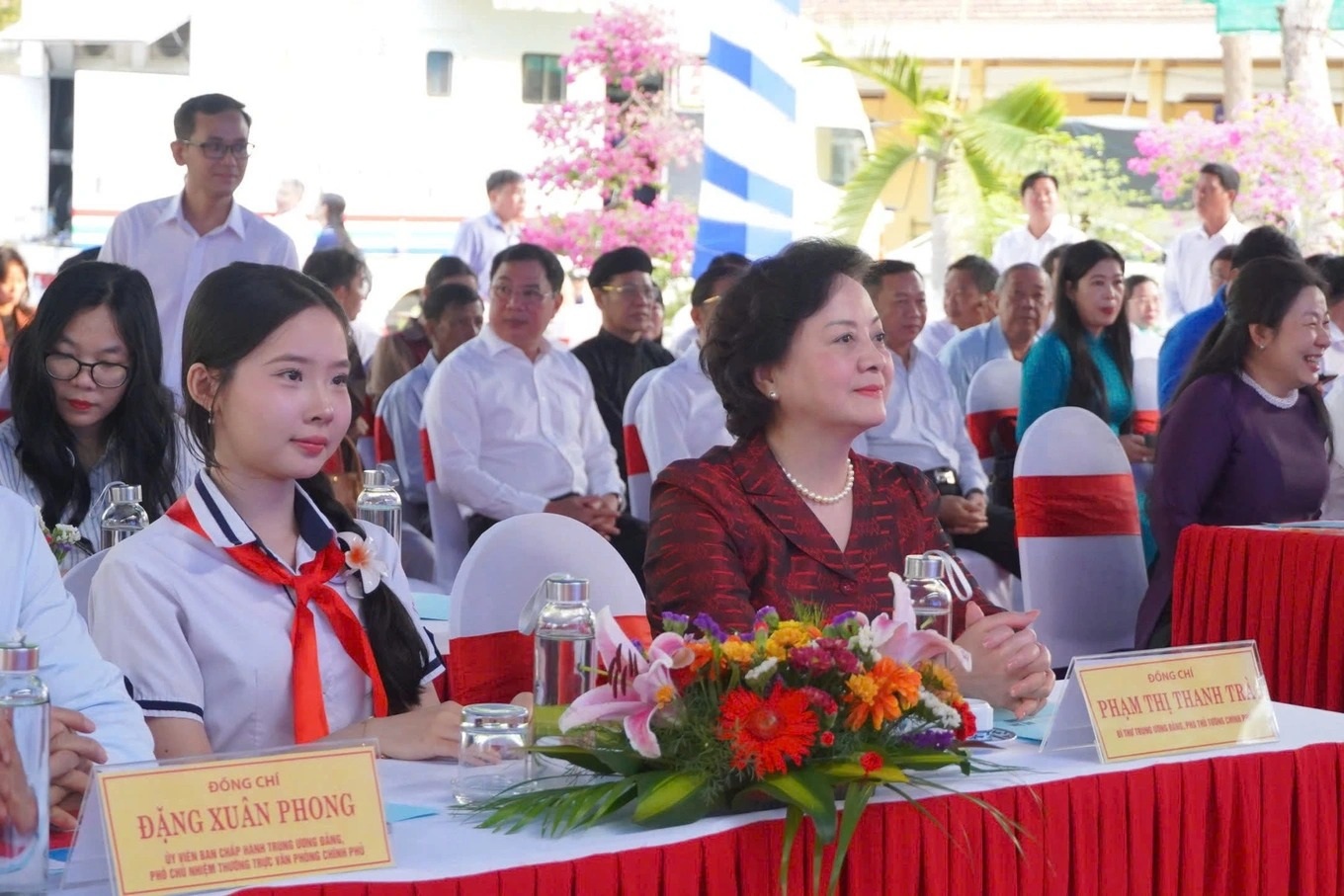 Vietnam launches 121 border boarding school projects