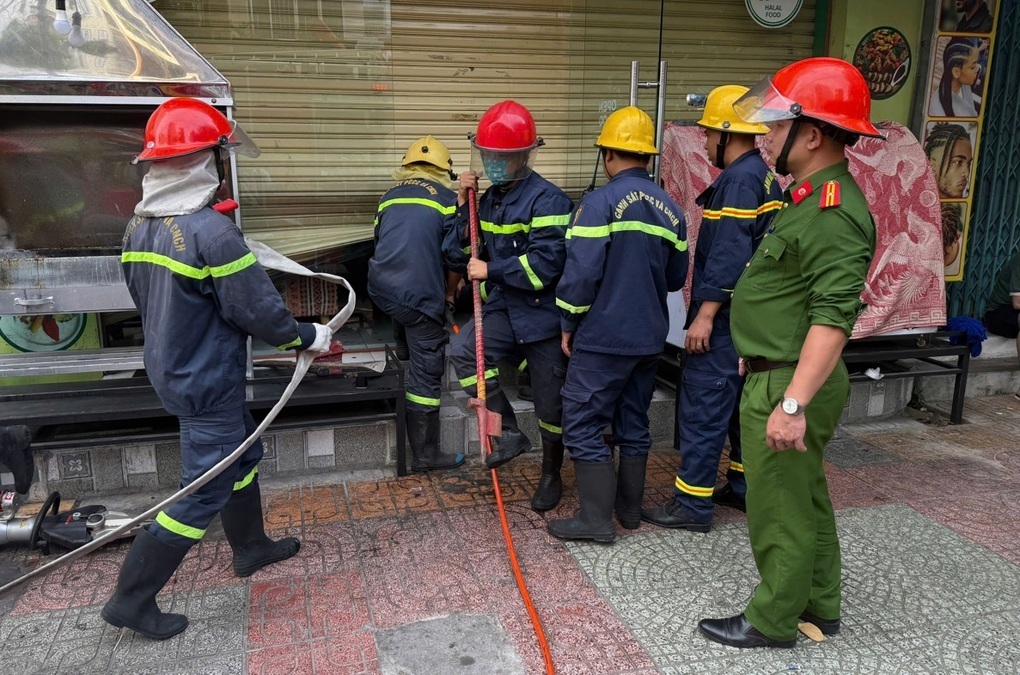 Five foreigners escape Nha Trang restaurant fire | DTiNews