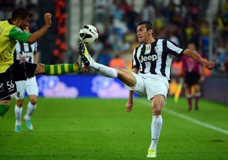 Juventus bất ngờ “dứt tình” với Lucio chỉ sau 5 tháng | Báo Dân trí