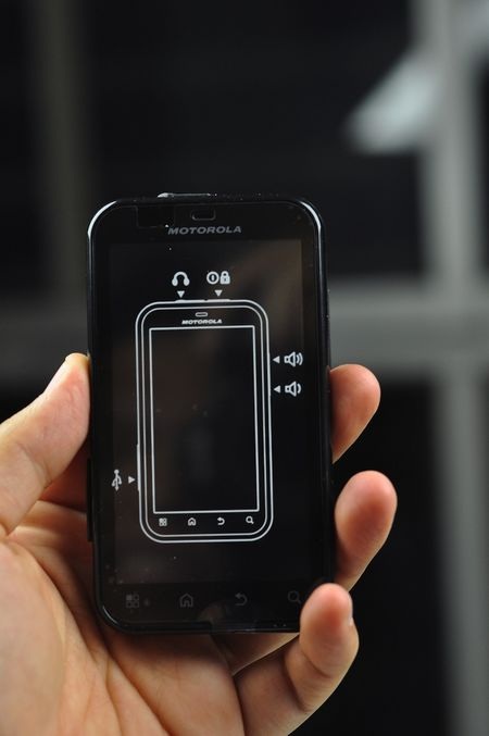 Motorola Defy Plus “nồi đồng cối đá” tại Việt Nam | Báo Dân trí