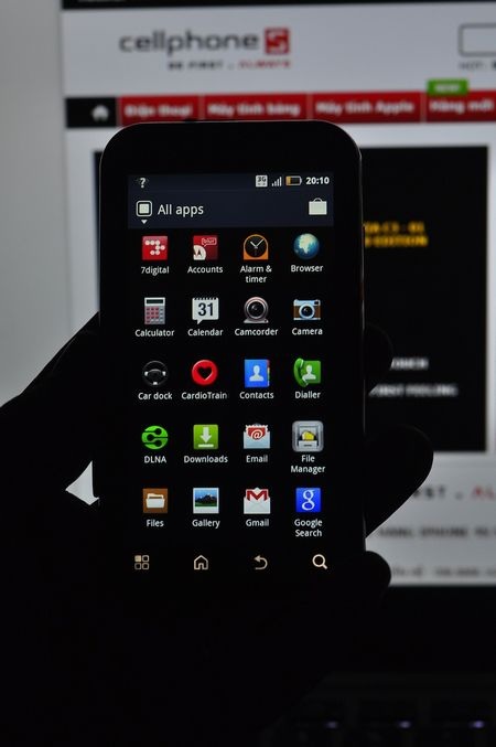 Motorola Defy Plus “nồi đồng cối đá” tại Việt Nam | Báo Dân trí