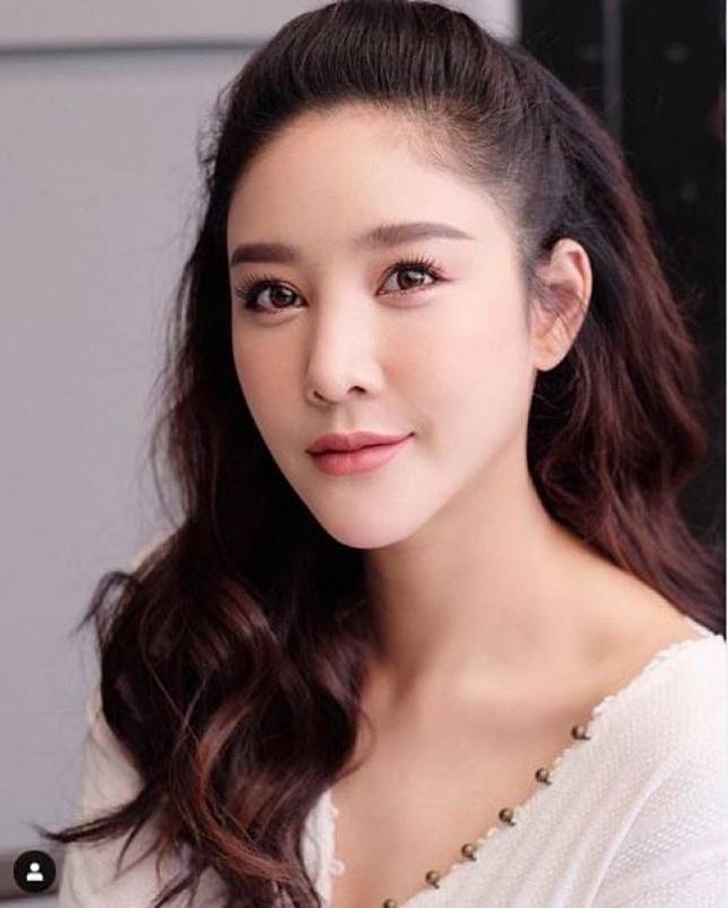 Tròn một năm ngày mất, mỹ nhân "Chiếc lá cuốn bay" vẫn tử nạn đầy uẩn ...