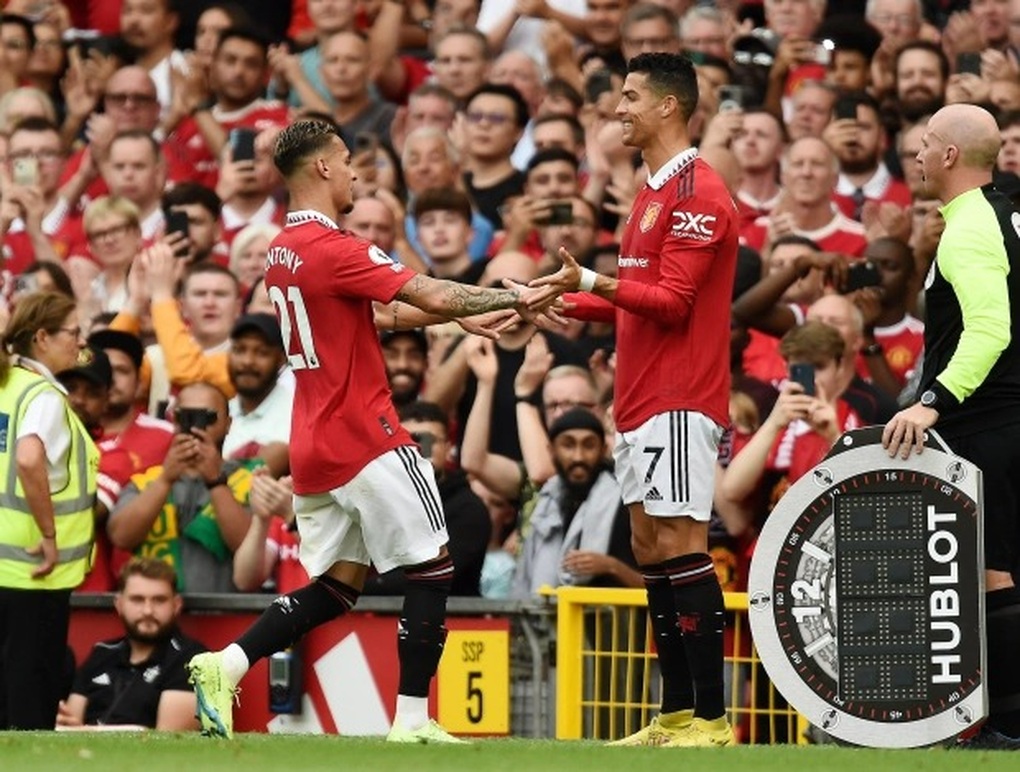 Antony chia sẻ bất ngờ về khoảnh khắc bị thay ra bởi C.Ronaldo | Báo ...