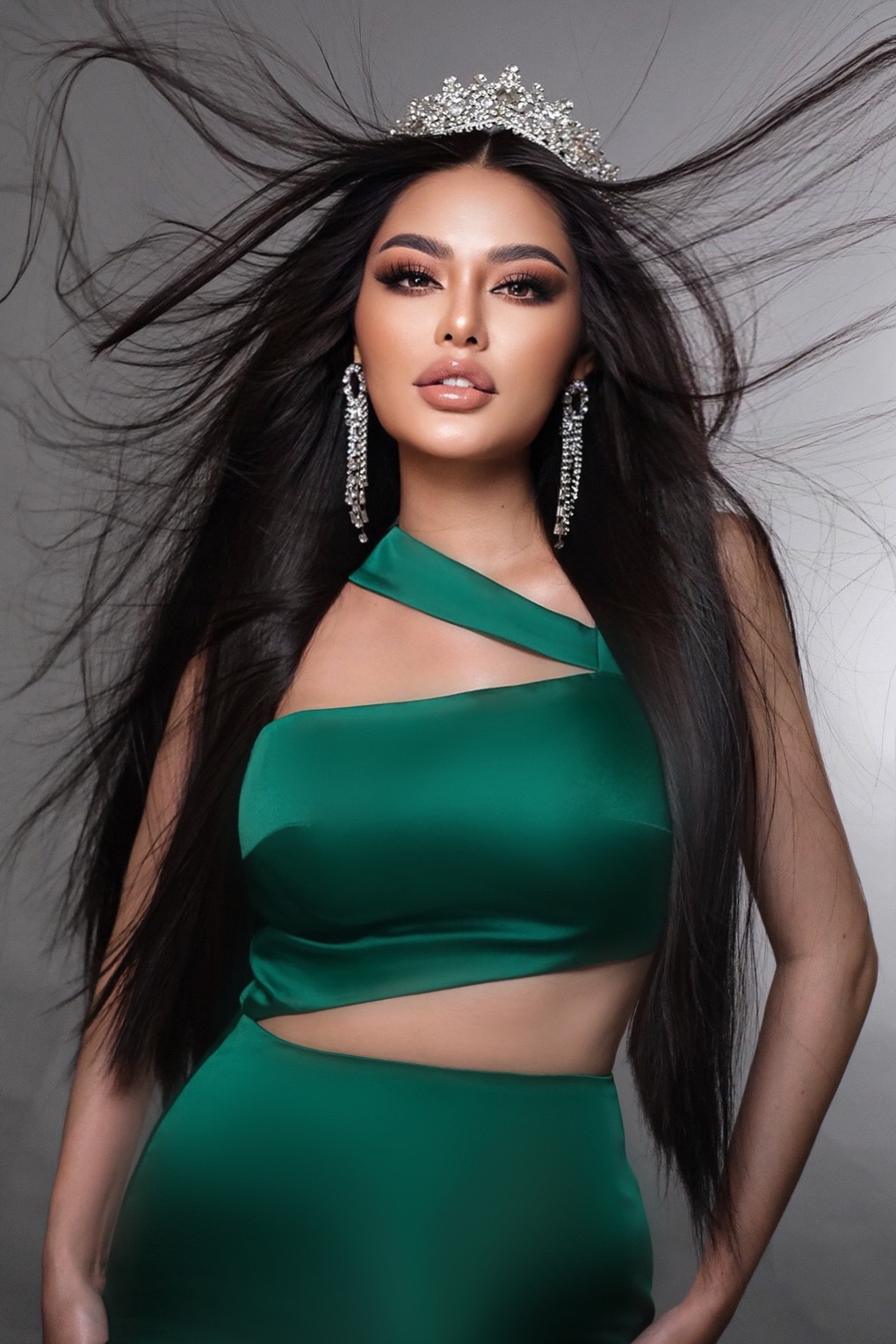 Hoa hậu Di Khả Hân chia sẻ ảnh gợi cảm ngày Phụ nữ Việt Nam | Báo Dân trí