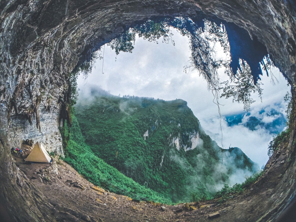 Vách đá trắng điểm check-in độc lạ trên cung đường xuyên mây ở Hà Giang ...