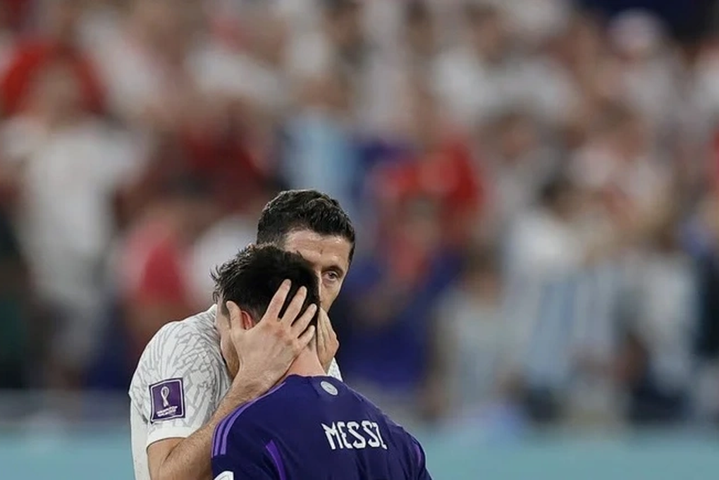 Lewandowski tiết lộ những lời đã trao đổi với Messi | Báo Dân trí