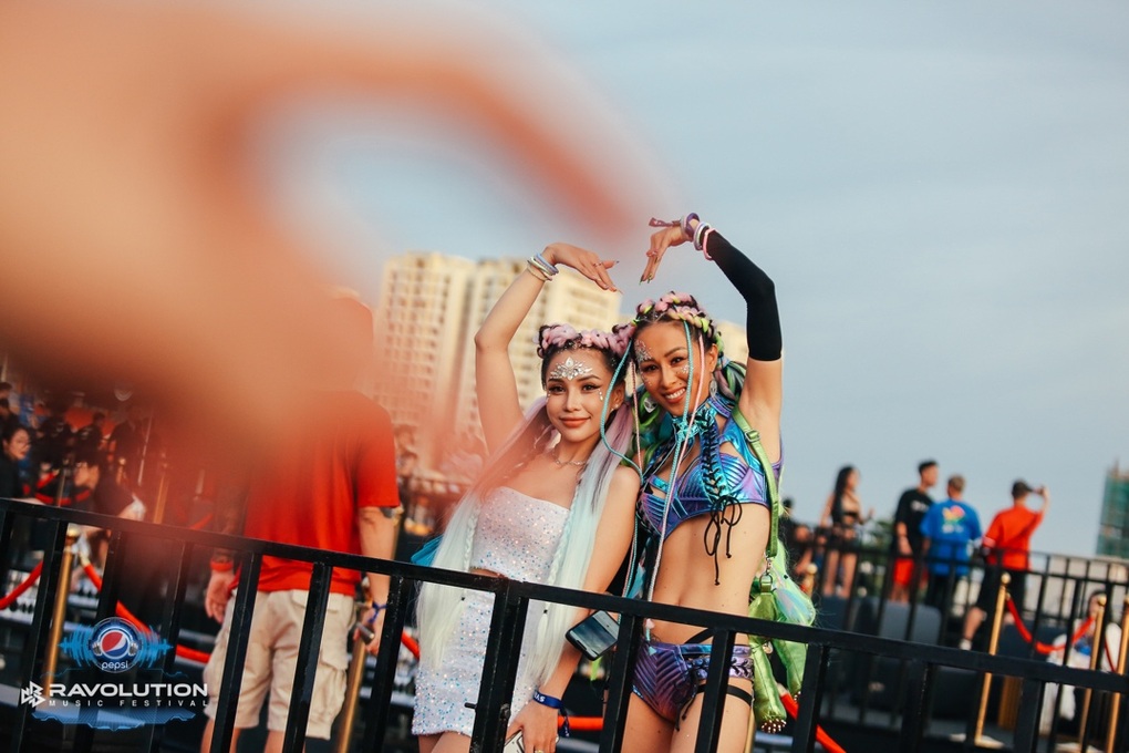 "Pepsi Ravolution Music Festival 2022" thu hút giới trẻ TPHCM | Báo Dân trí