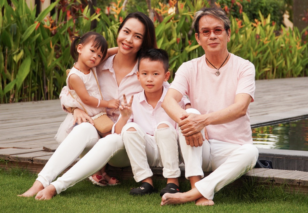 Nhạc sĩ Đức Huy tiết lộ về cuộc sống hôn nhân với bà xã kém tuổi | Báo ...