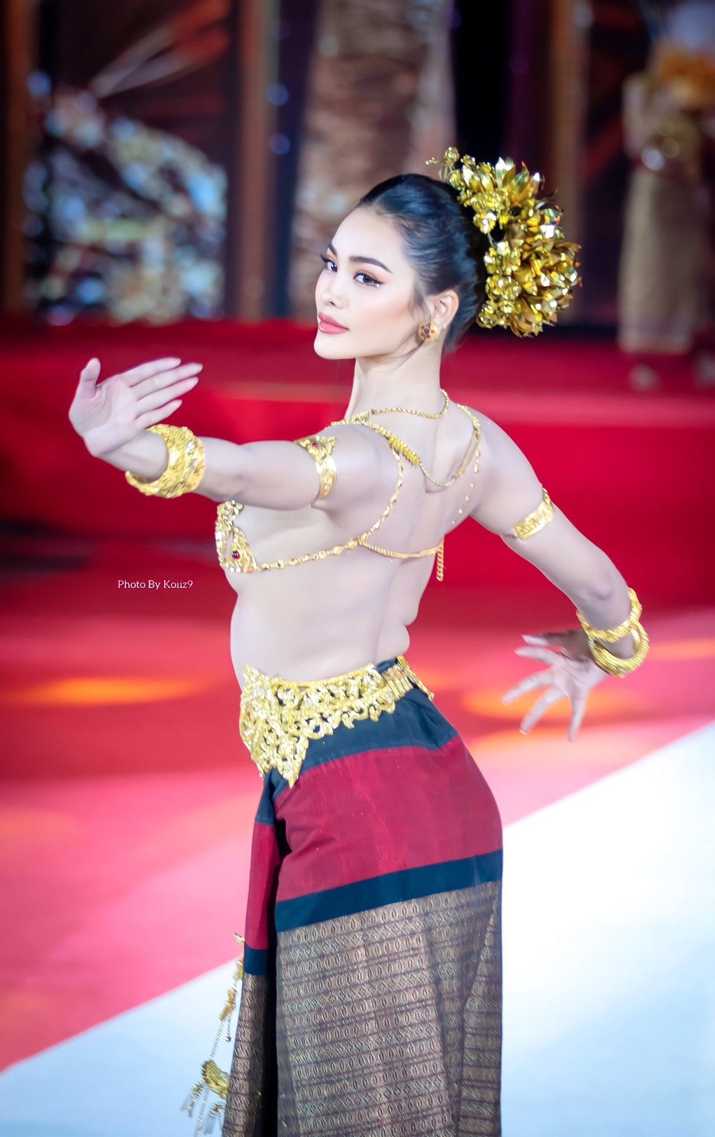 Nhiệm kỳ thị phi của hoa hậu theo đuổi phong cách hở bạo Engfa Wahara | Báo Dân trí